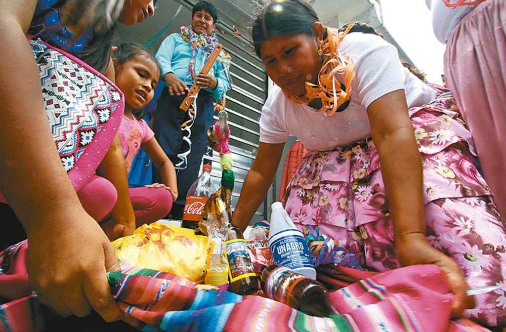 Bolivia despide carnaval con esperanza de buen año - Noticias y ...